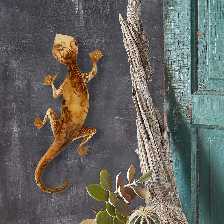 Eangee Gecko 19" High Brown Capiz Shell Wall Decor – Joanna Home Decor