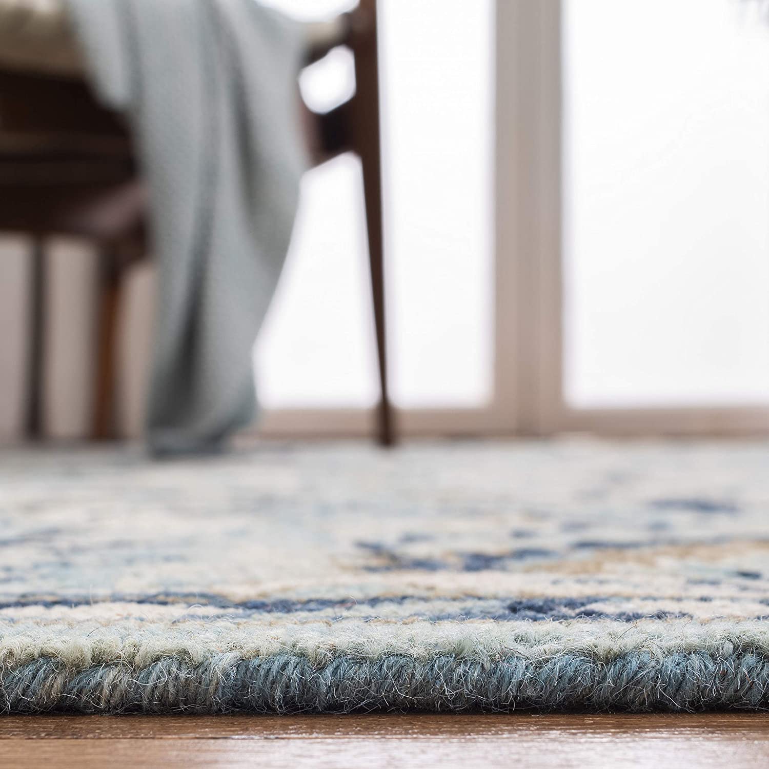 Blossom Collection Handmade Tassel Premium Wool Accent Rug Blue / Ivor ...